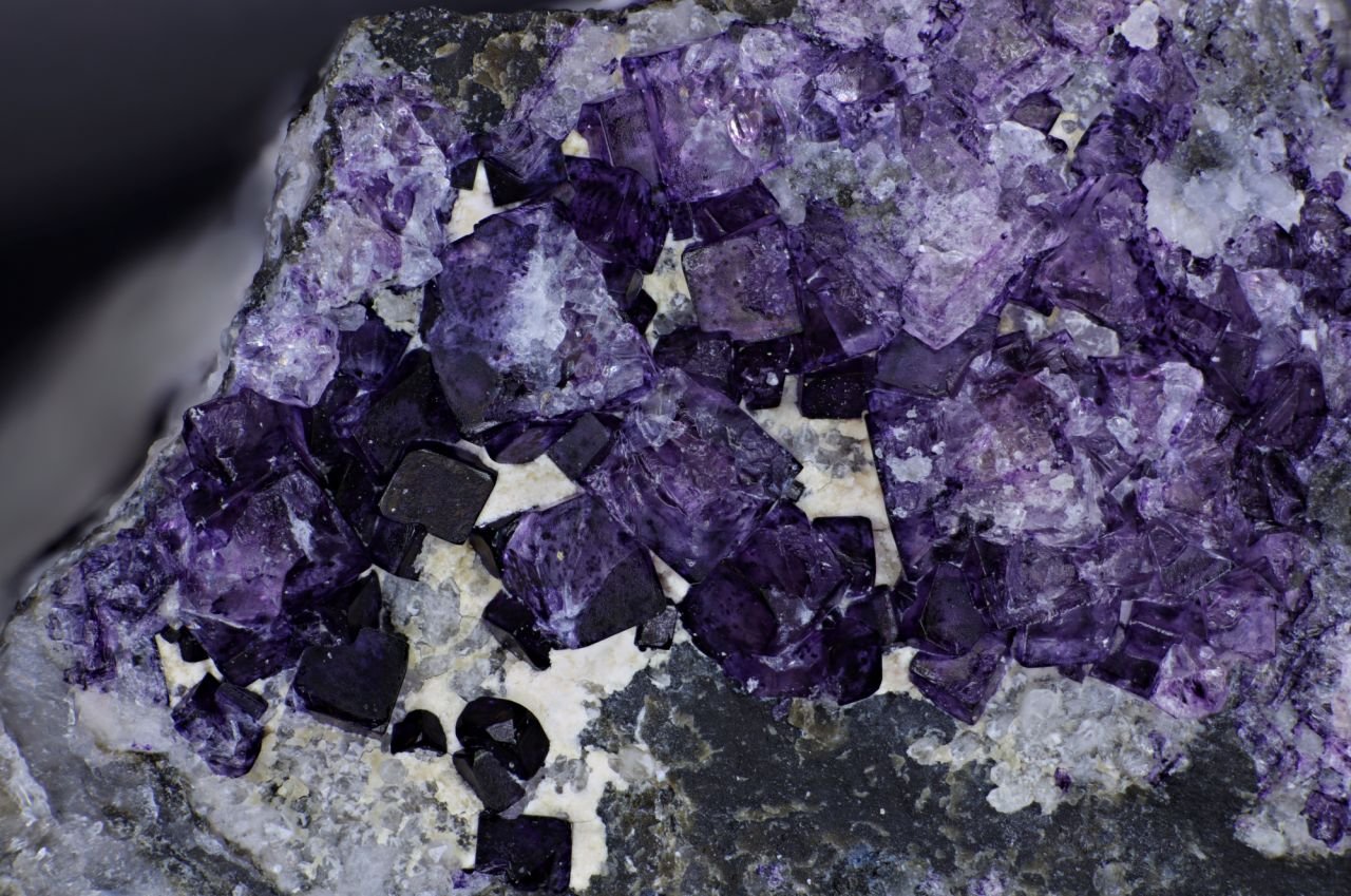 Fluorite, Kaolinite, Wheal Remfry, Cornwall – Minerals of Cornwall