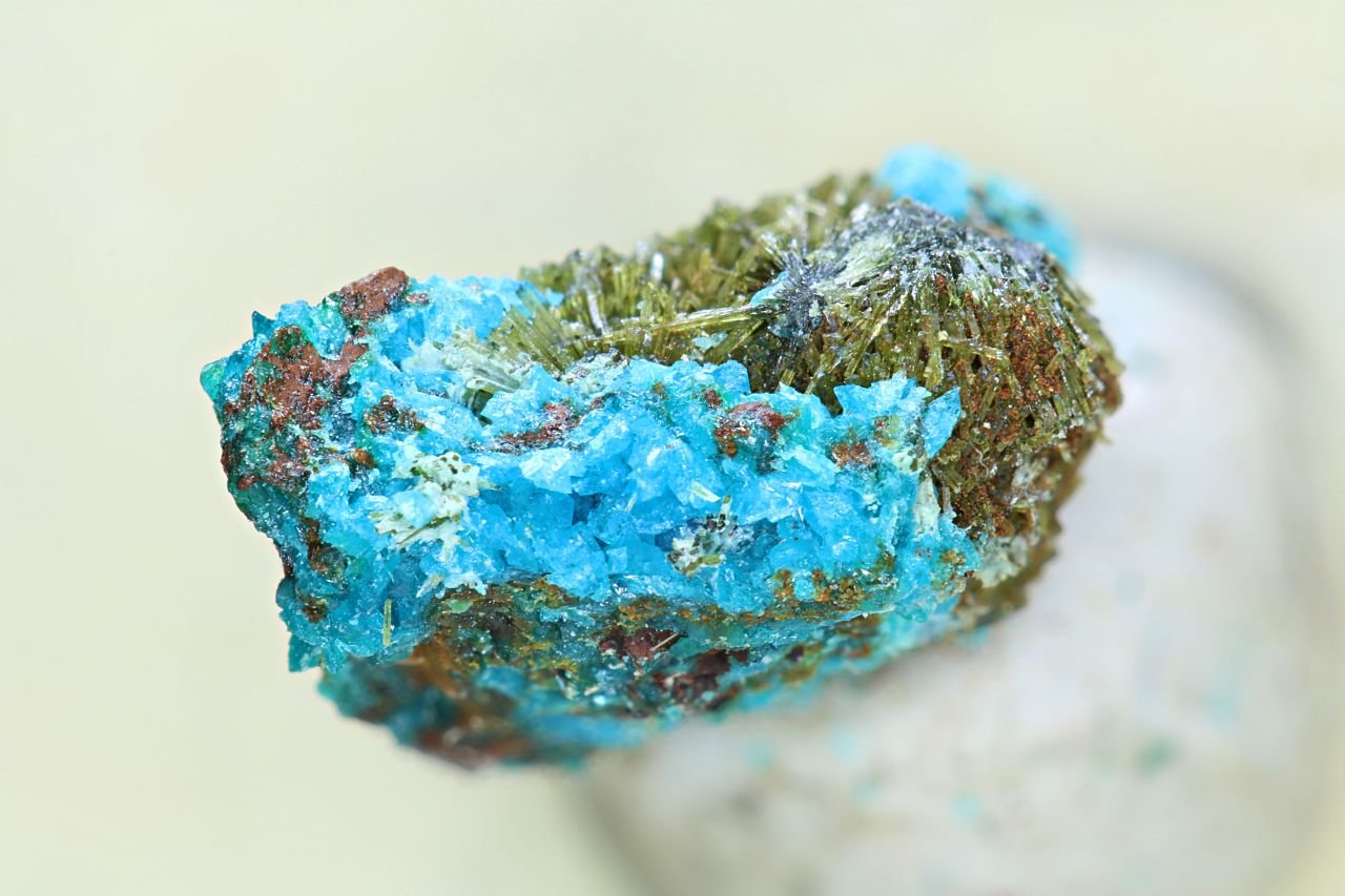 Liroconite, Olivenite, Wheal Gorland, Cornwall – Minerals of Cornwall
